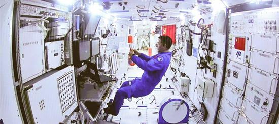 How Chinese astronauts maintain personal hygiene in space