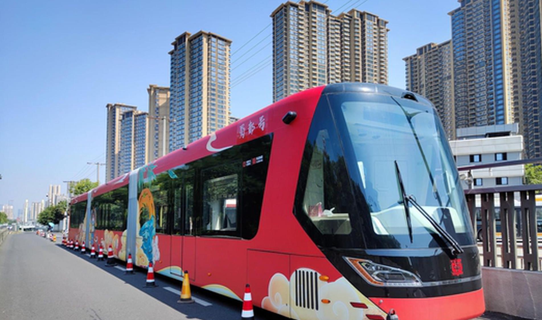 China's longest ART line starts passenger test operation